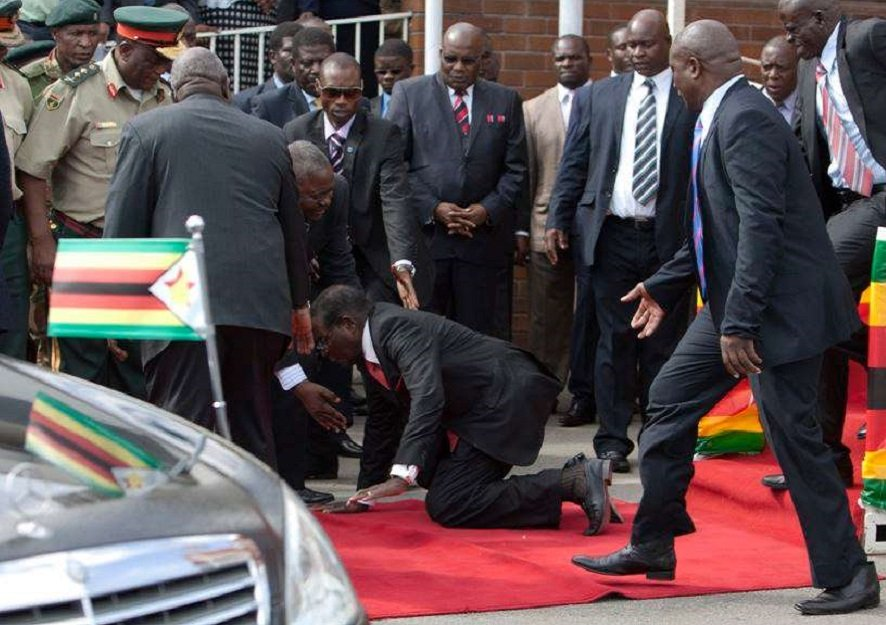 Epic but hilarious stage collapses during election campaigns across ...